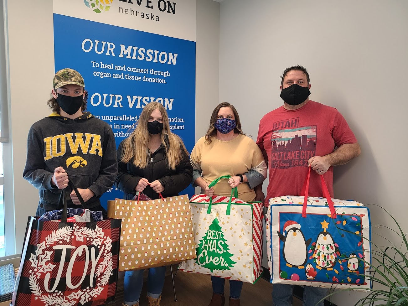 Live On Nebraska employees give back during holiday season - Live On ...
